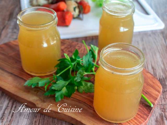 Recettes de Bouillon de poulet de amour de cuisine chez soulef
