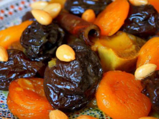 Recettes de Pruneaux de Aux délices du palais de saléha