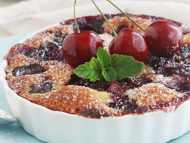 Recette Clafoutis aux Cerises facile - Les recettes de Clafoutis aux ...