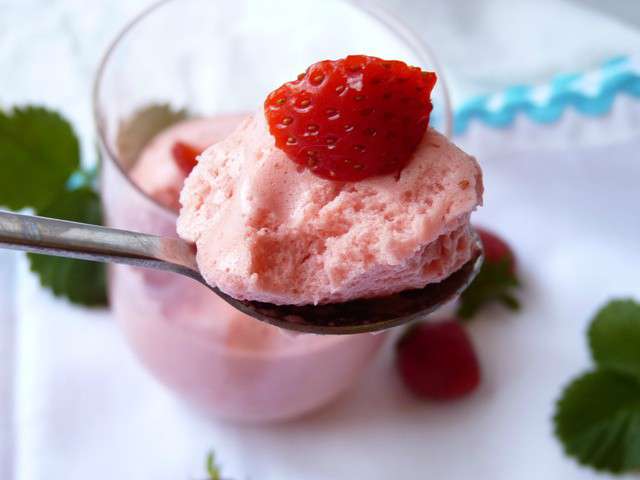 Recettes de Mousse de fraises de Encore une lichette