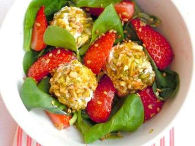 Recettes de Salade de fraises de La gourmandise selon angie