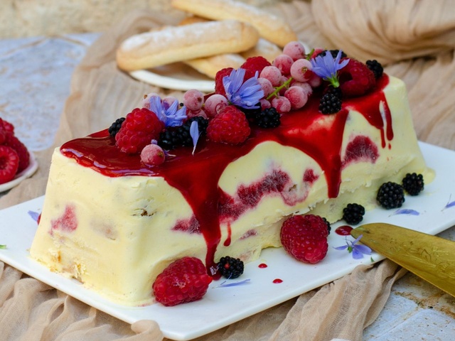 Recettes de Glace aux framboises de La p'tite cuisine de Pauline