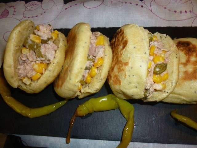 Recette Pain Garnis facile - Les recettes de Pain Garnis les plus ...