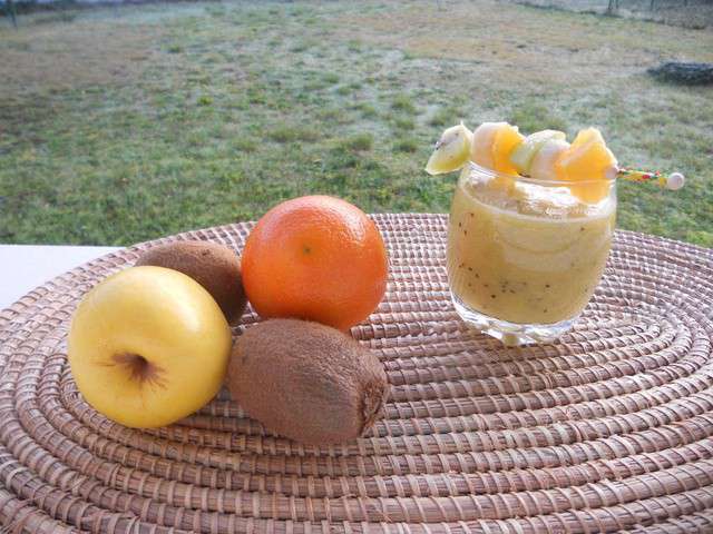 Recettes de Jus de Fruits de Lolan à table