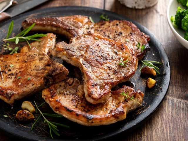 Recettes de Côtelettes de porc de Popotes & Cocottes
